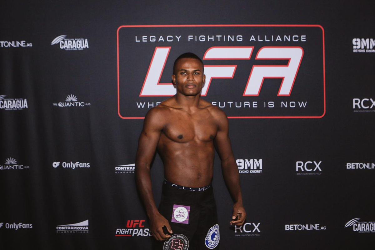 Lesão no joelho tira Wallace Lopes do octógono por um ano | PSICÓTICOS POR VALE TUDO - MMA