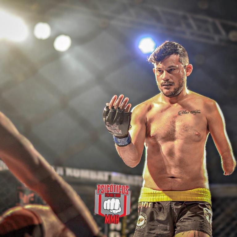 Lutador que não tem uma das mãos e vende jujuba luta no Shooto Brasil ...